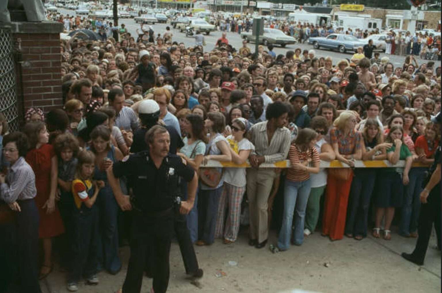 Jim Morrison’s Burial History: The Mystery, Myth & Legacy Beneath Paris ...